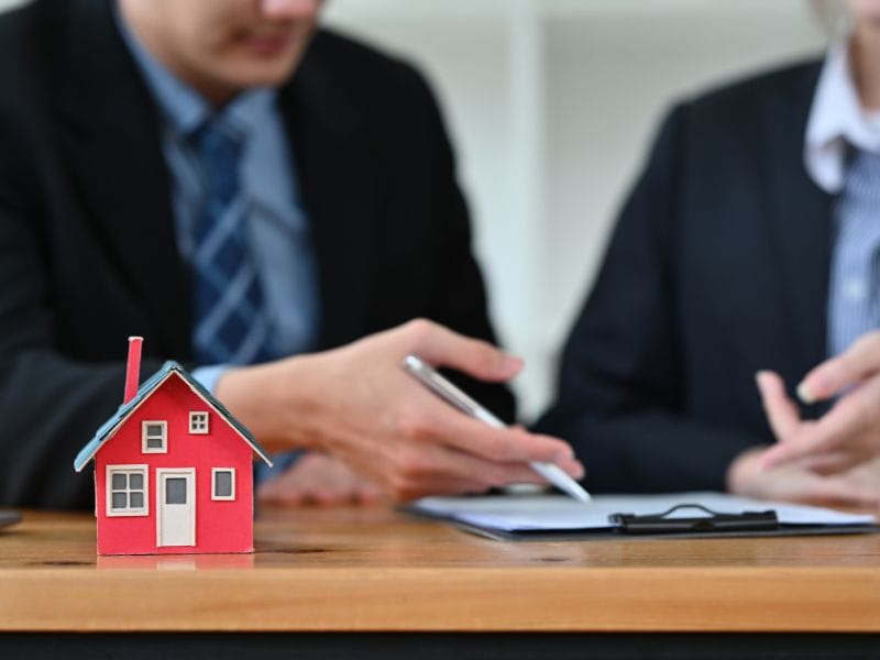 Mortgage Lender: 8 Tips for Choosing the Right One